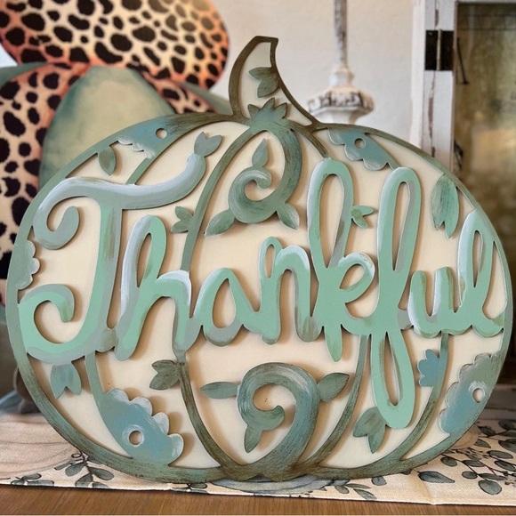 Roundtop | Other | Decorative Thankful Sign In Green And Cream Metal ...